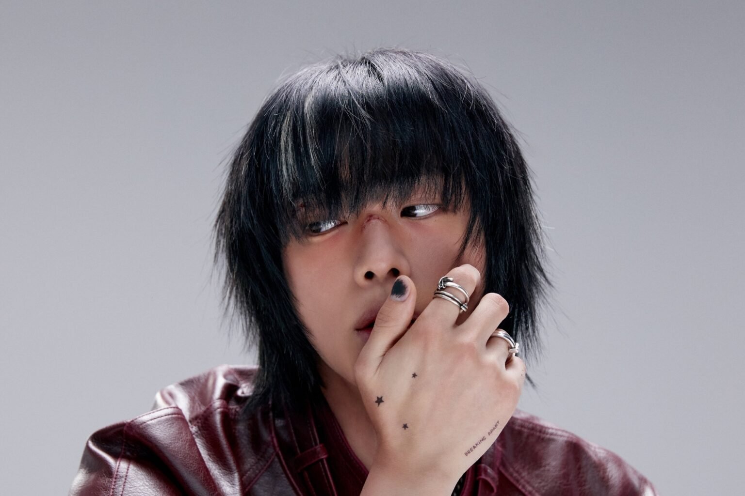 Jin unveils all three concept photo versions for second album 'Echo'